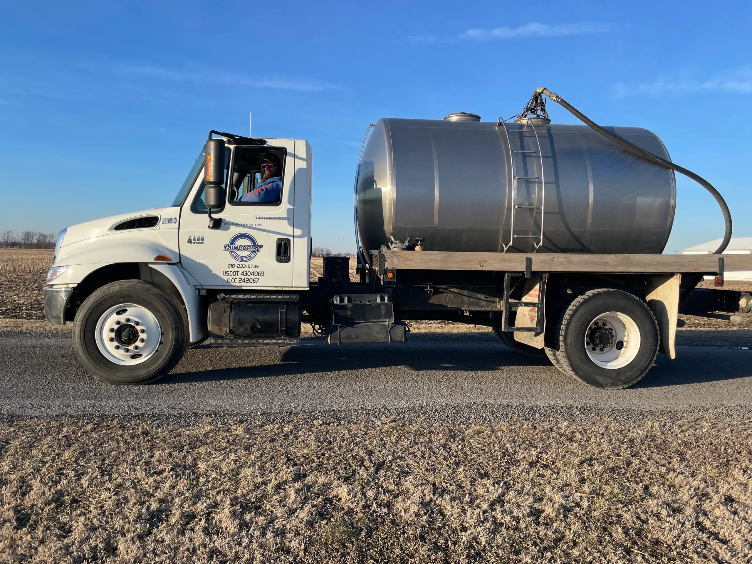 Water Hauling Metro East | Water Pumping | Storage Tanks